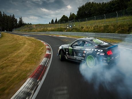 Evolution Cars Game - Play Evolution Cars Online for Free at YaksGames